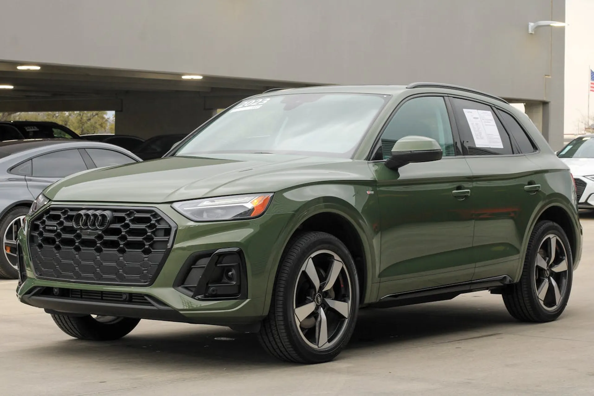 Audi Q5 z USA – różnice, czy warto sprowadzać? - FlyCars.pl